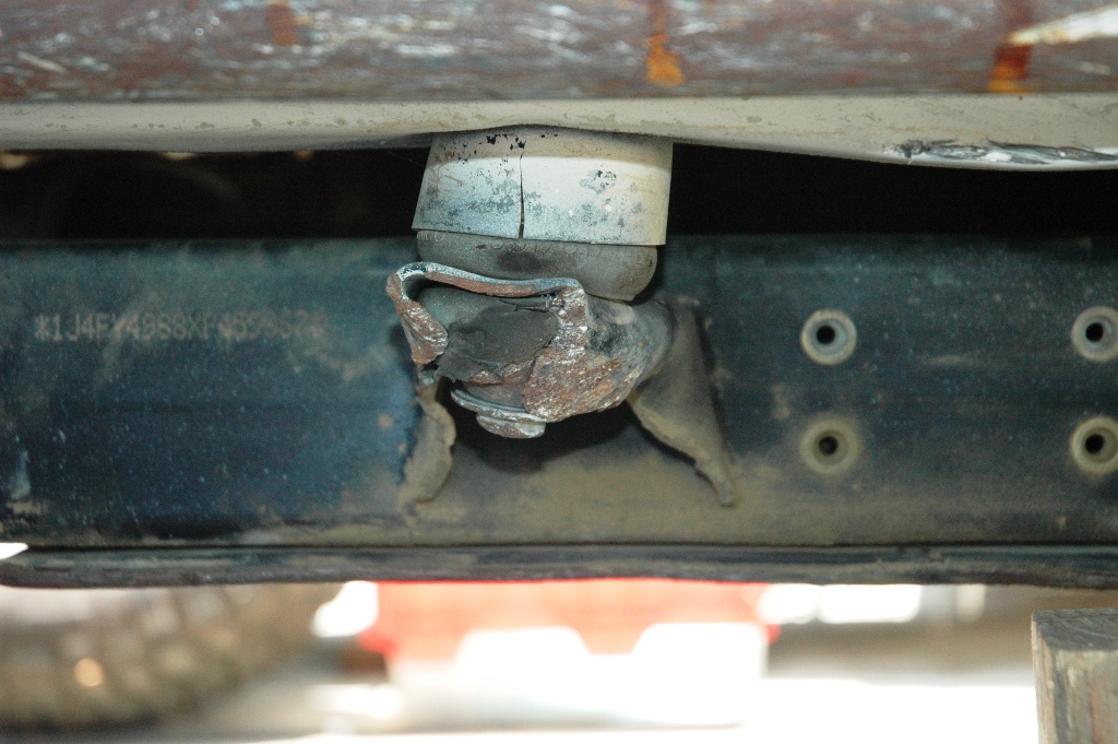 Moving the TJ center frame rail body mount | Jeep Enthusiast Forums